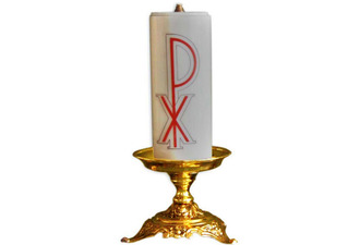 Candelero de mesa con motivos litúrgicos en la base con vela - Brabander.es
